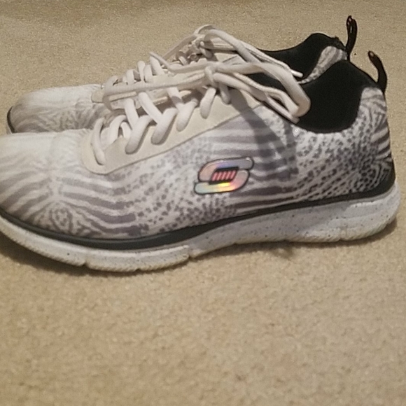 Skechers | Shoes | Skechers Sketch Knit Sneakers | Poshmark